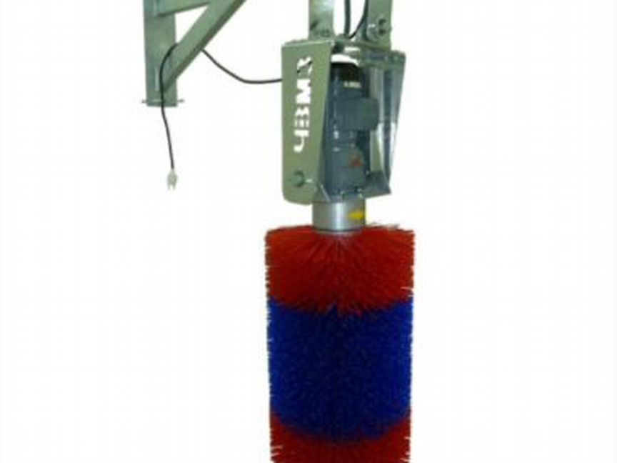 Щетка-чесалка для коров