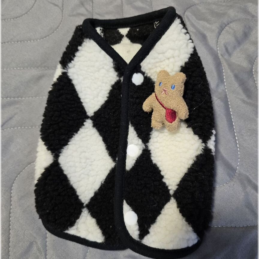 Теплая жилетка на собаку или кошку