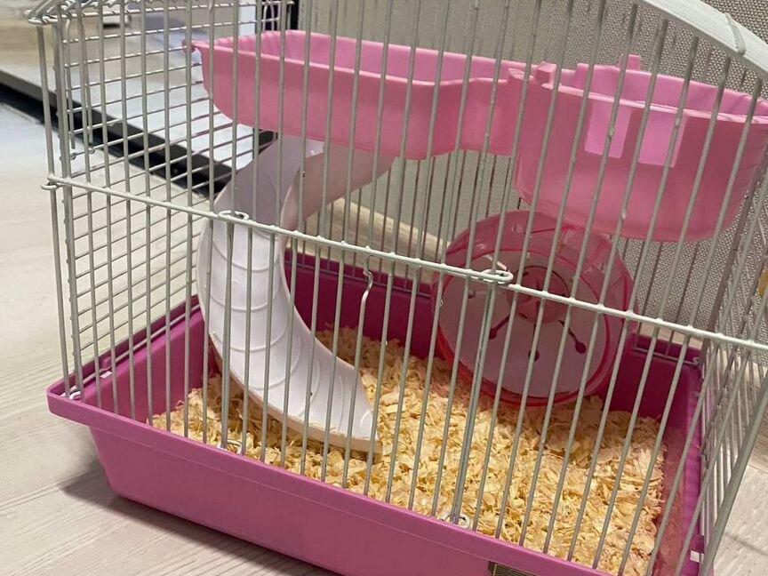 Продам клетку для хомячков,без поилки