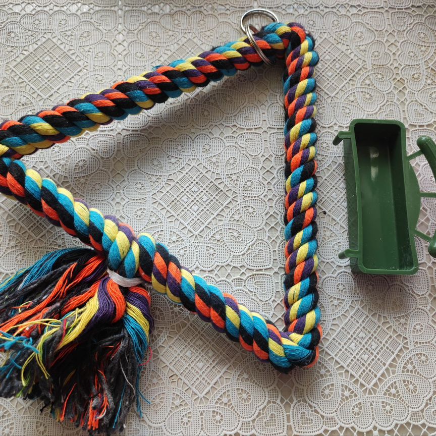 Качель и кормушку для попугаев