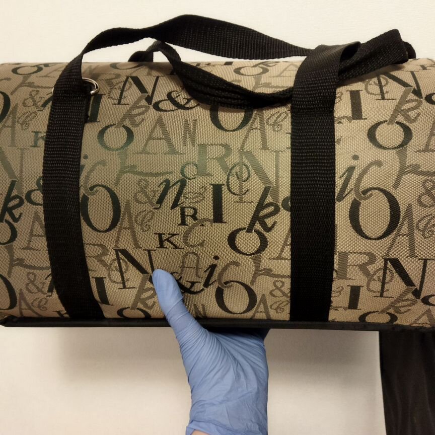 Переноска для крупного кота или небольшой собаки