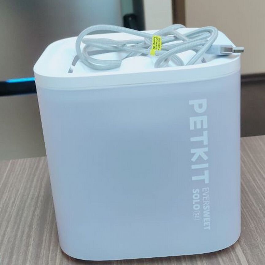 Фонтан поилка для кошек и собак petkit