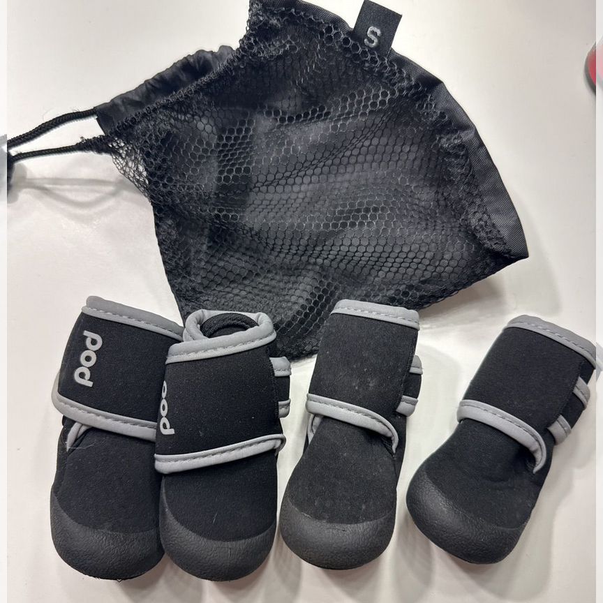 Ботинки для маленьких собак