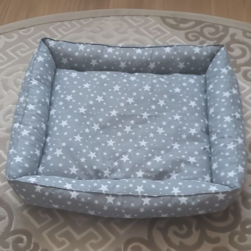 Лежанка для кошек и собак