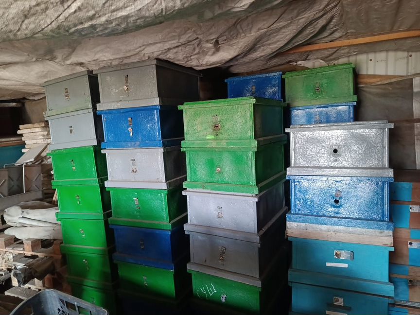 Улья для пчел б/у,из трёх корпусов,много