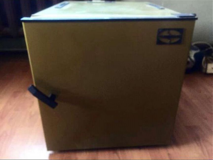 Инкубатор "Петушок" ипх 10 требуется ремонт