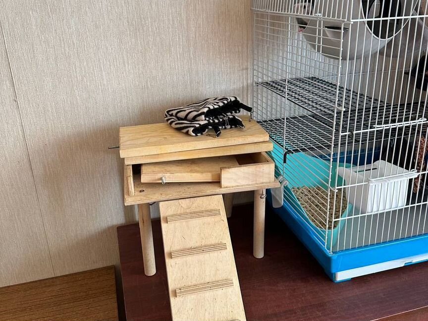 Полка в клетку для грызунов