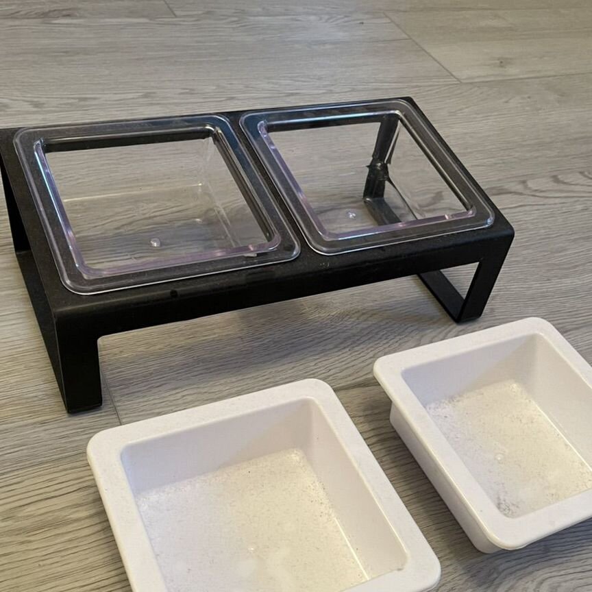 Кормушка для собак и кошек