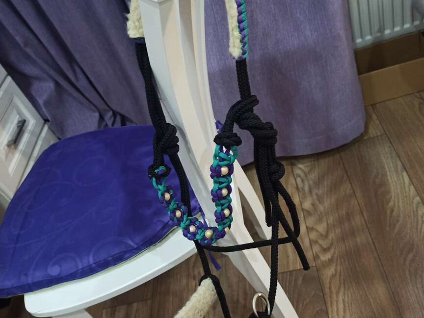 Амуниция для лошади. Сайд-пулл, кавессон, уздечка