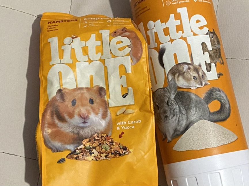 Корм и песок для хомяков (бесплатно)