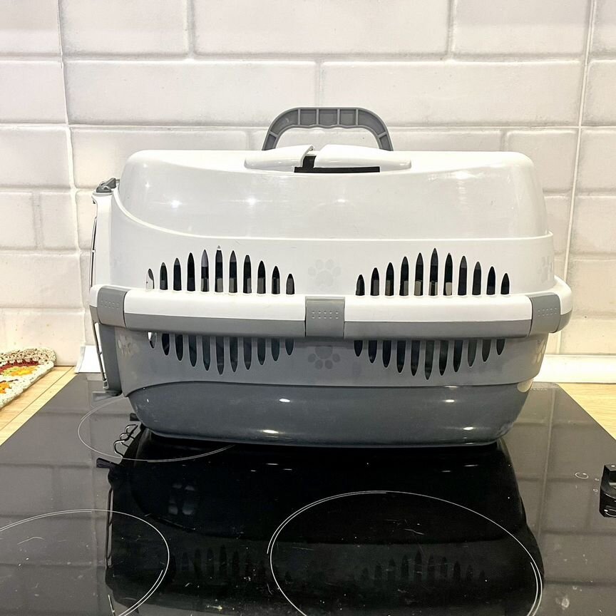 Переноска пластиковая для кошек собак