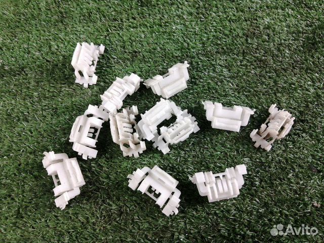 Клипса крепления молдингов крыши Mercedes-Benz купить в Москве MERCEDES ...