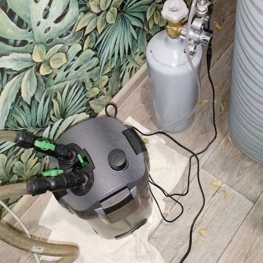 Аквариум с оборудованием