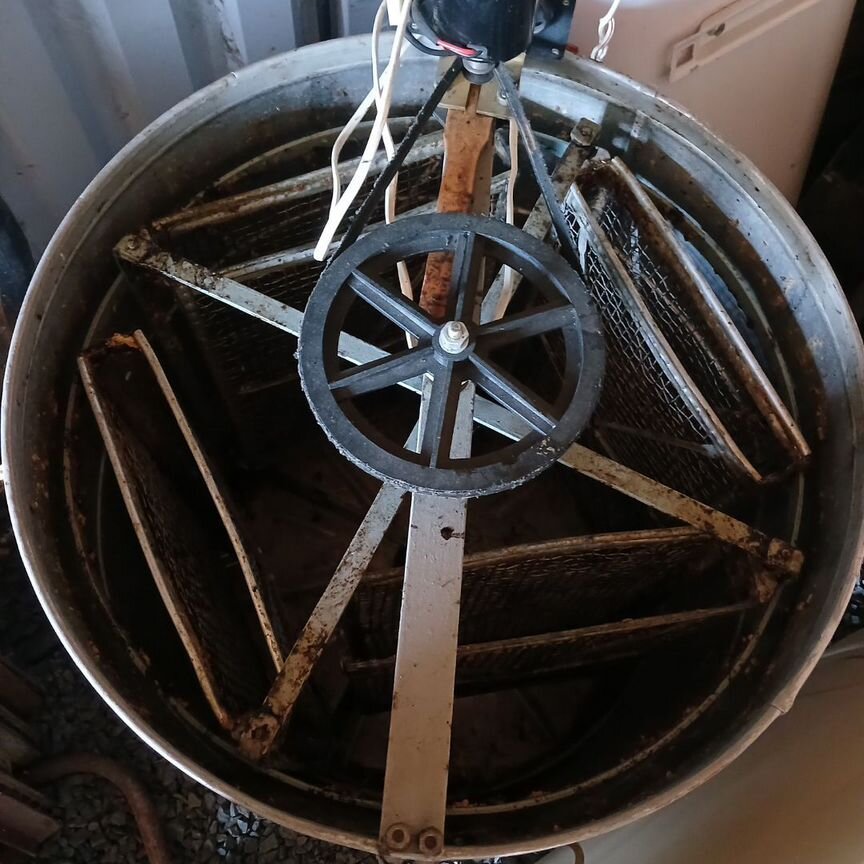 Пчеловодческий инвентарь