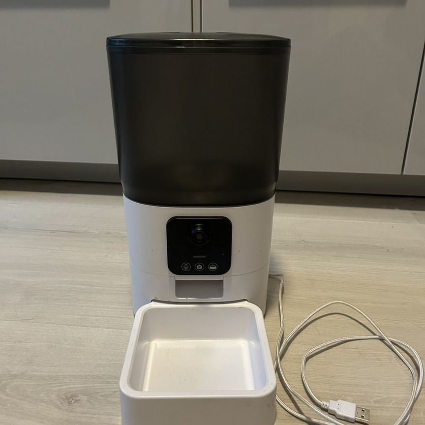 Автоматическая кормушка с камерой