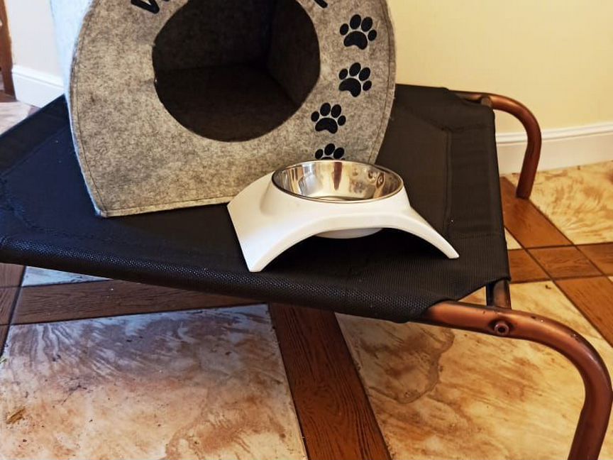 Домик и миска для животных