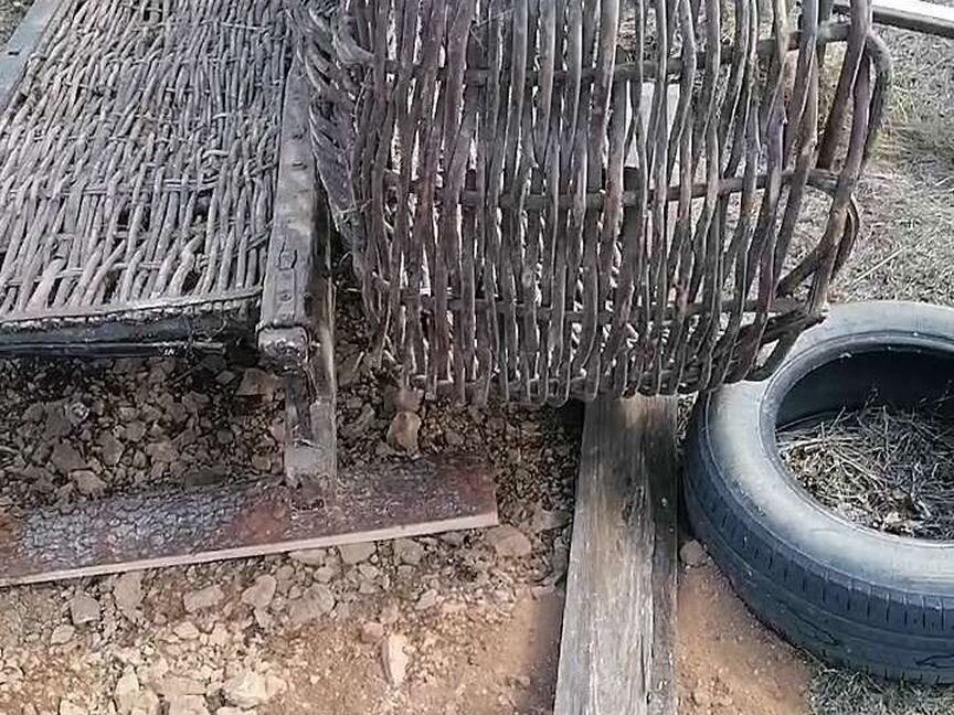 Конные сани, телега, грабли, сбруи, хомут