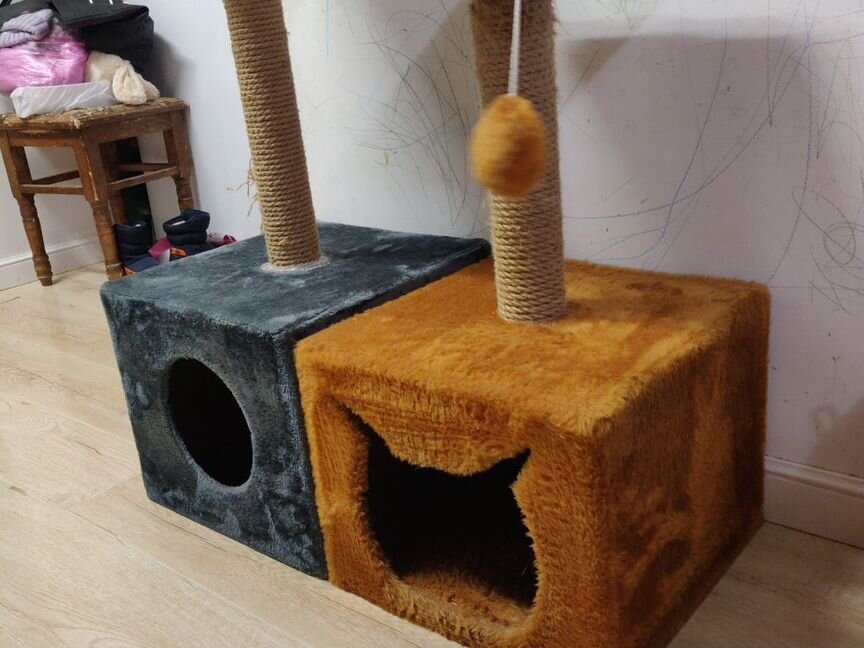 Домик для кошки с когтеточкой