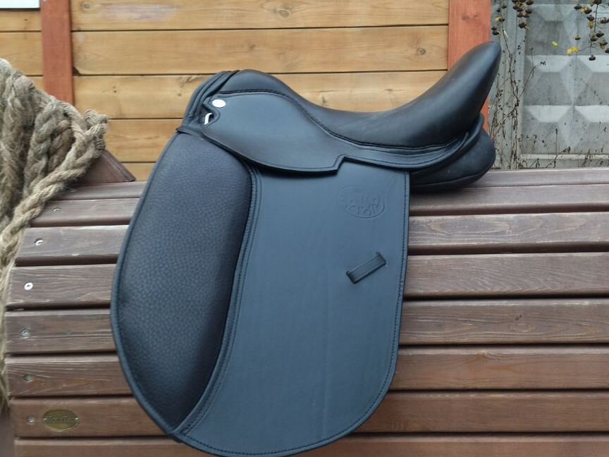 В продаже седло на пони