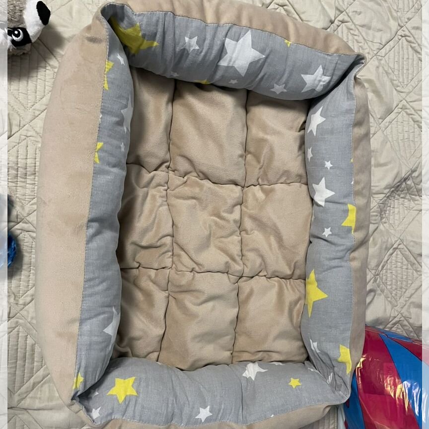 Лежанка, игрушки для собаки пакетом