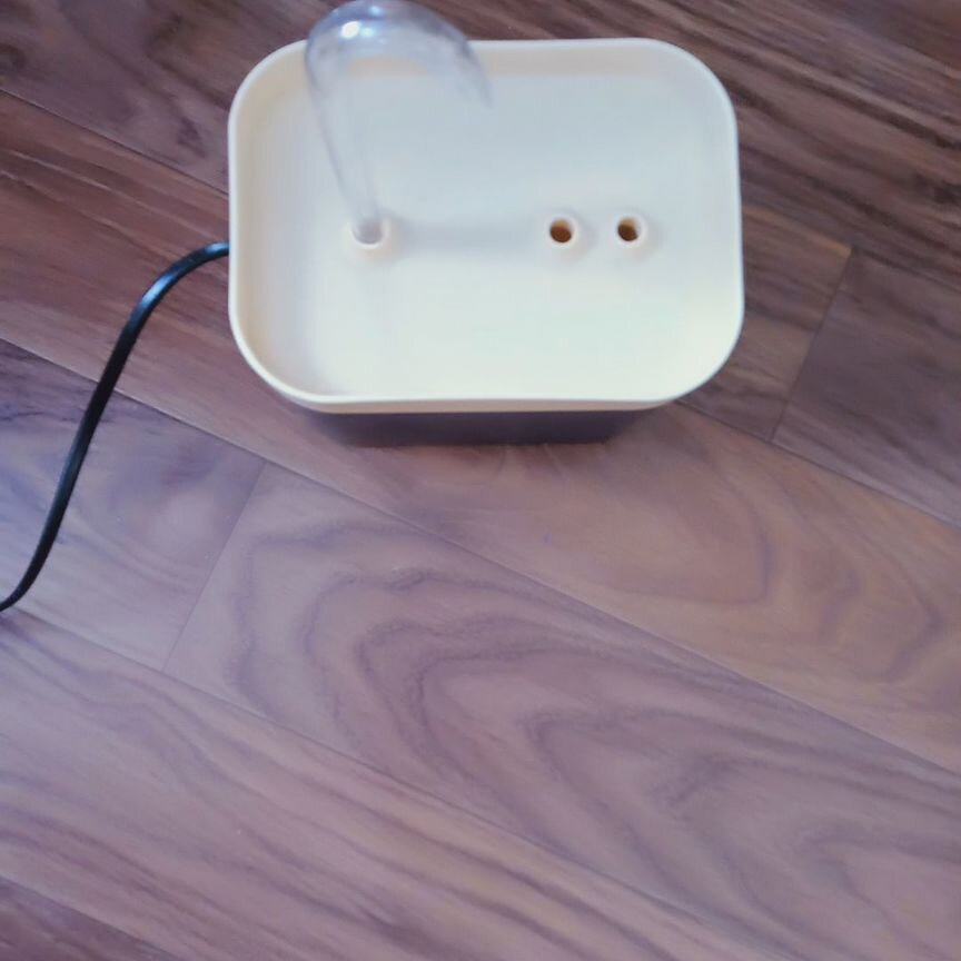 Автоматический поильник для кошек