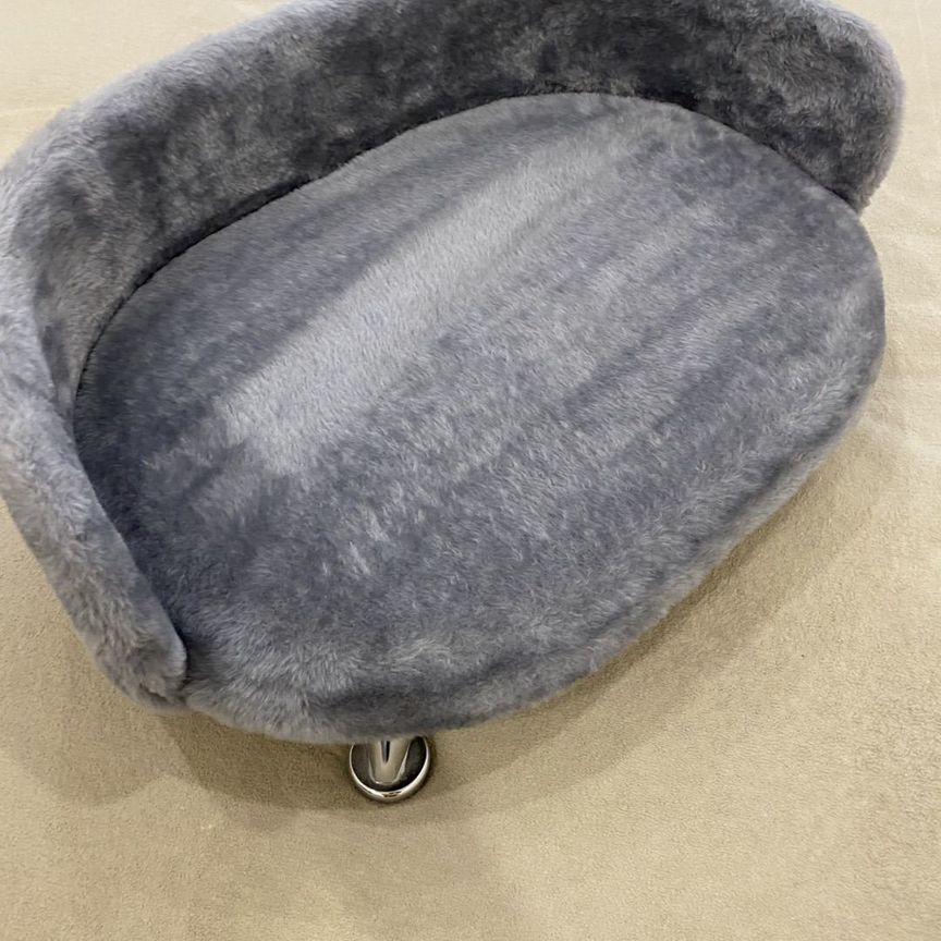 Лежанка диван для собак и кошек