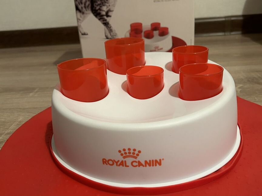 Интерактивная кормушка для кошек Royal Canin