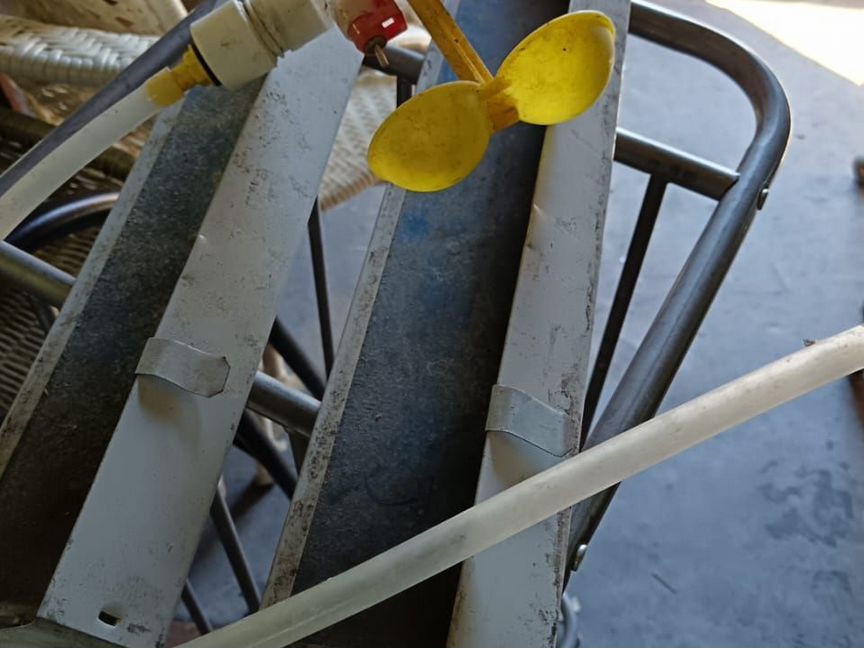 Кормушки и поилки для птиц