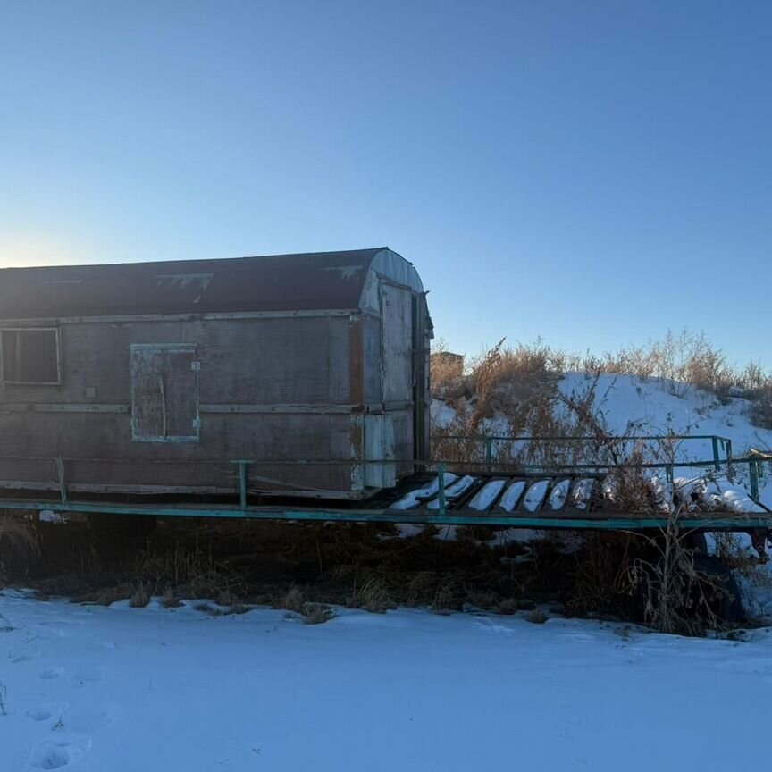 Лафет с будкой для пчел