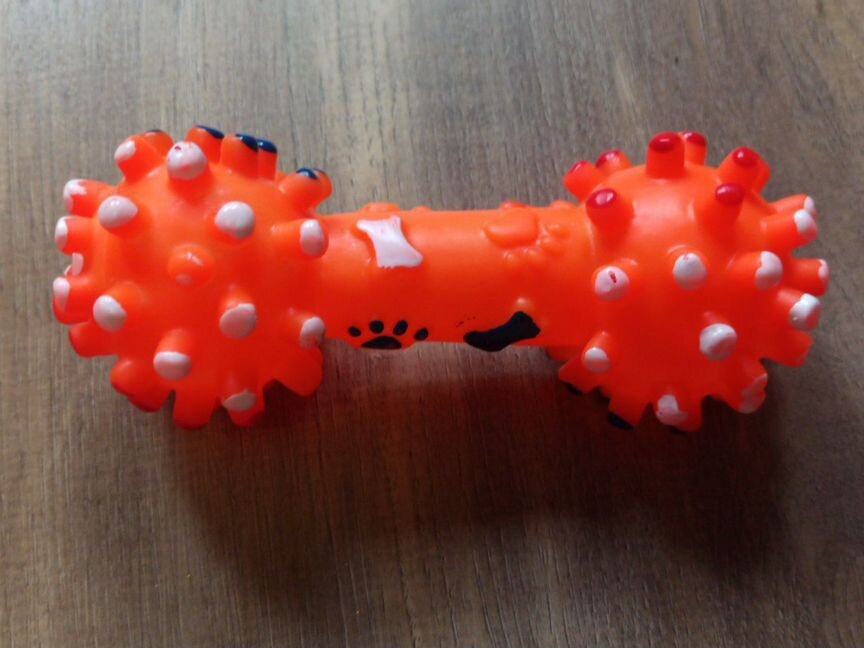 Игрушка резиновая пищащая для собак Гантель