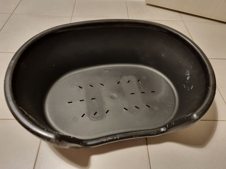 Пластиковый лежак для животных