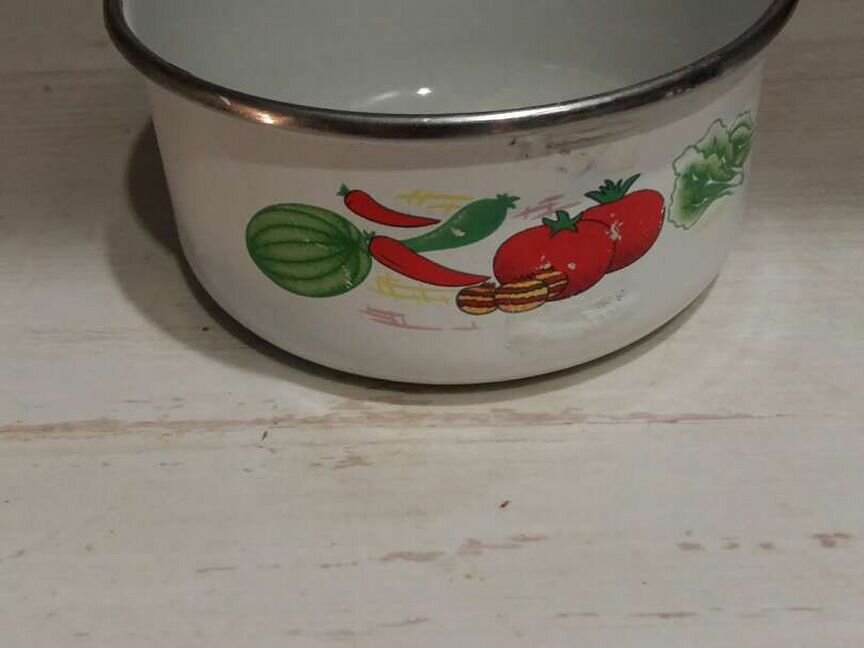 Эмалированный маленький салатник