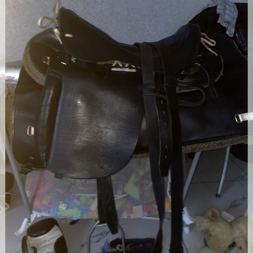 Седло для лошади кавалерийское