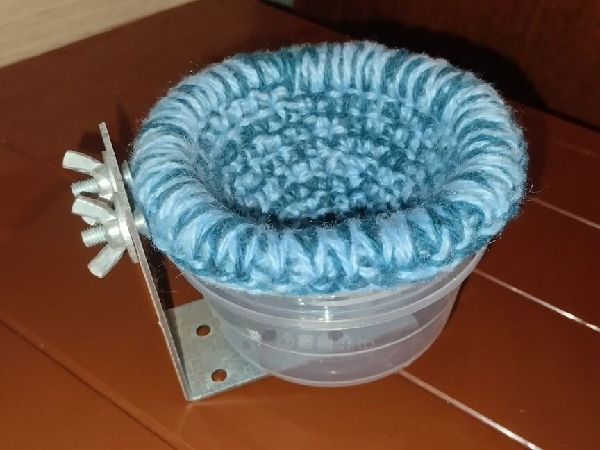 Вязаные гнезда для канарейки