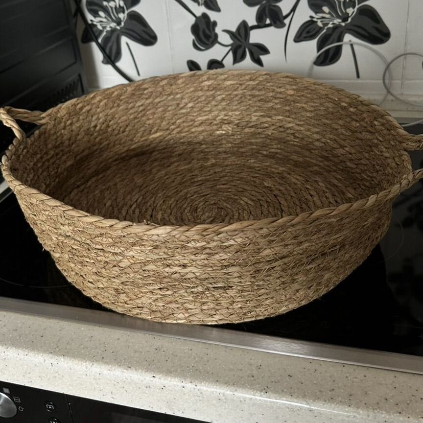 Корзинка плетенная лежанка