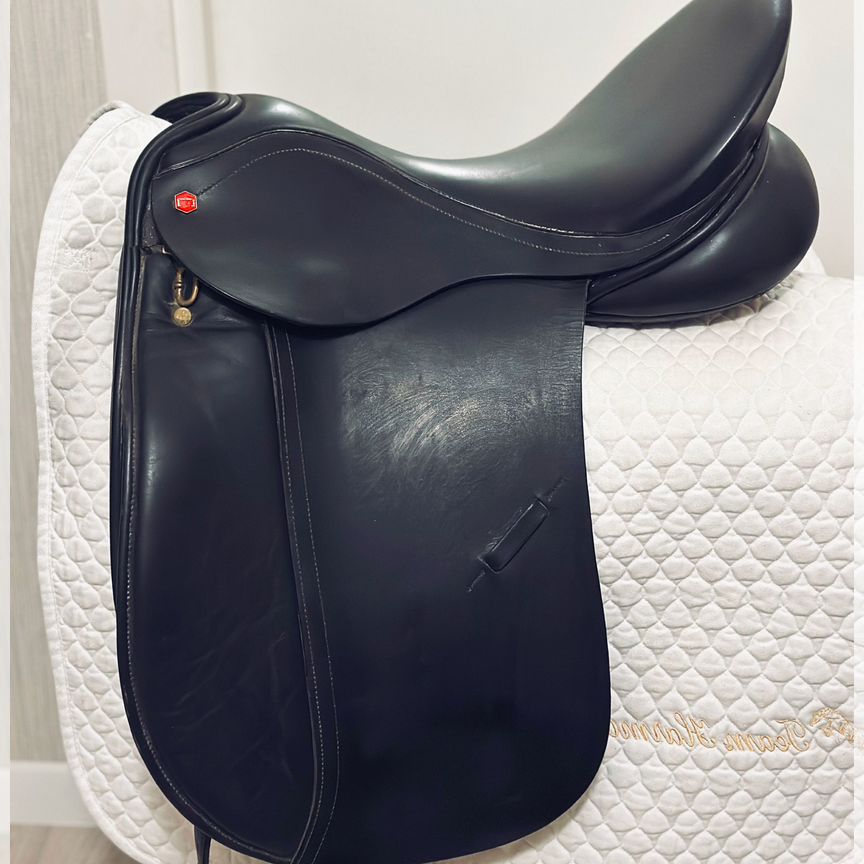 Выездковое седло Albion