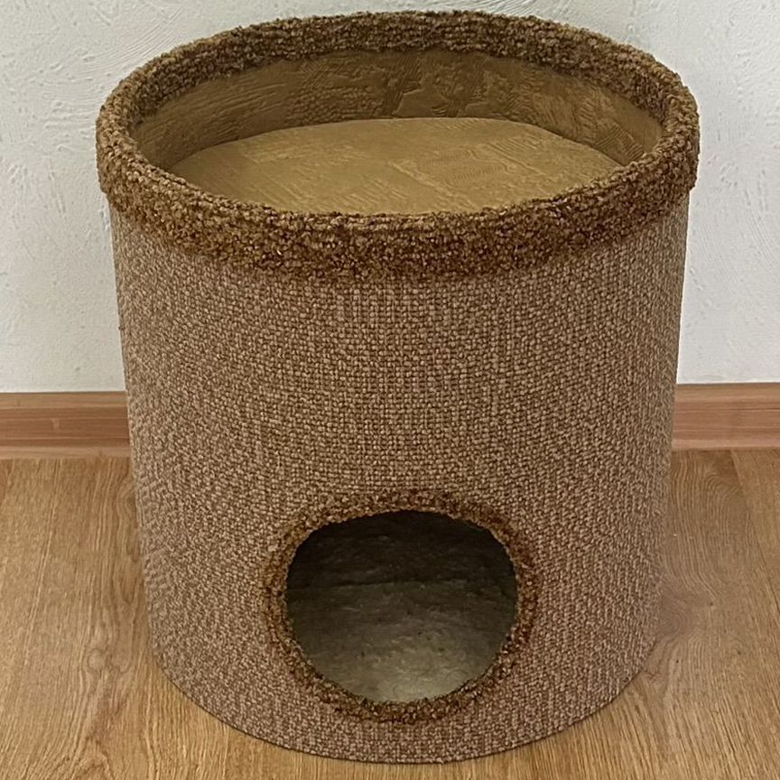 Домик с лежанкой и когтеточкой для любимого питом