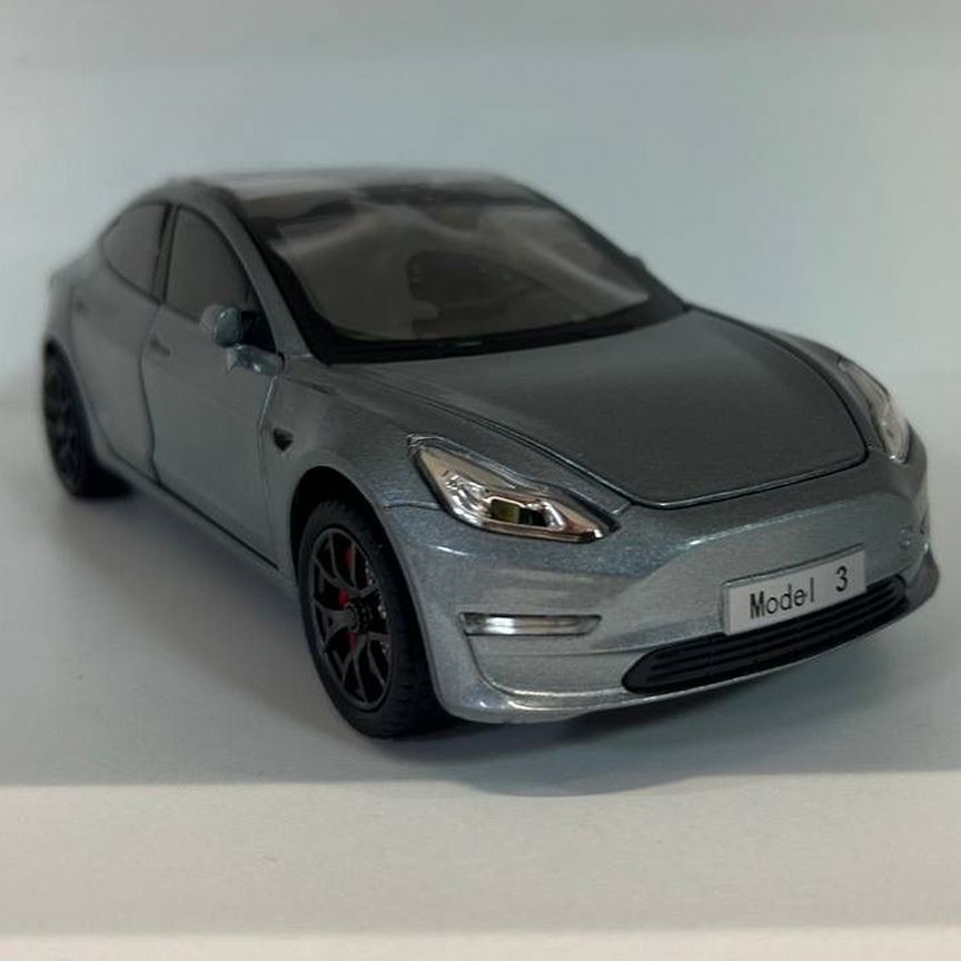 Модель автомобиля 1:24
