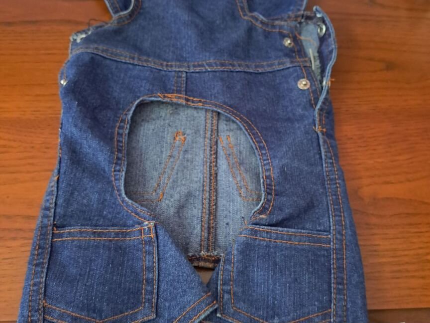 Комбинезон для маленькой собаки