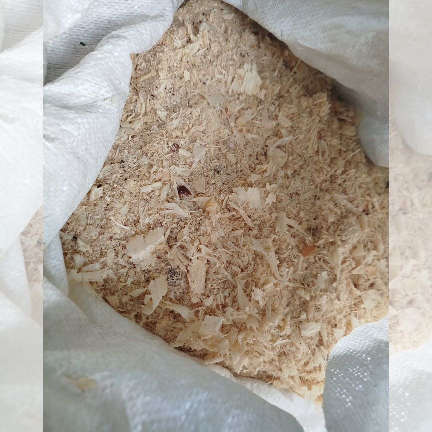 Опилки в мешках