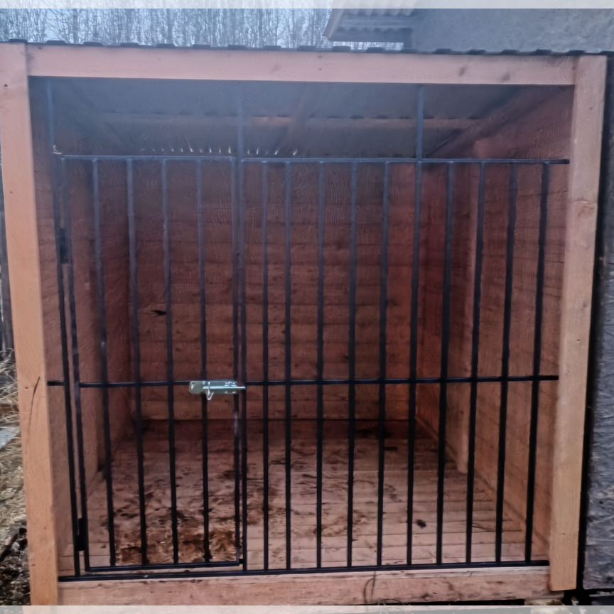 Вольер 2х2 цвет орех. Новый