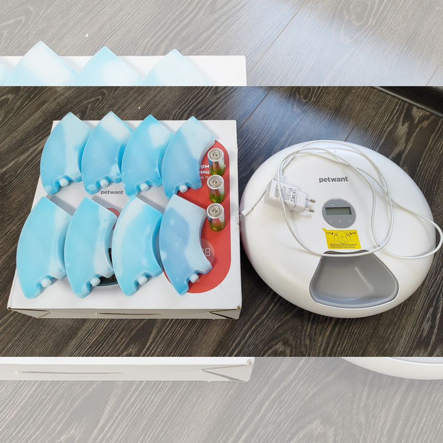 Автоматическая кормушка Petwant F6 с хлодогентами