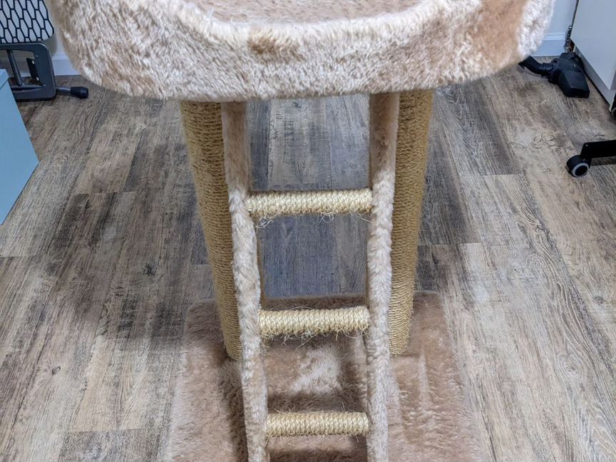 Когтеточка с лежанкой