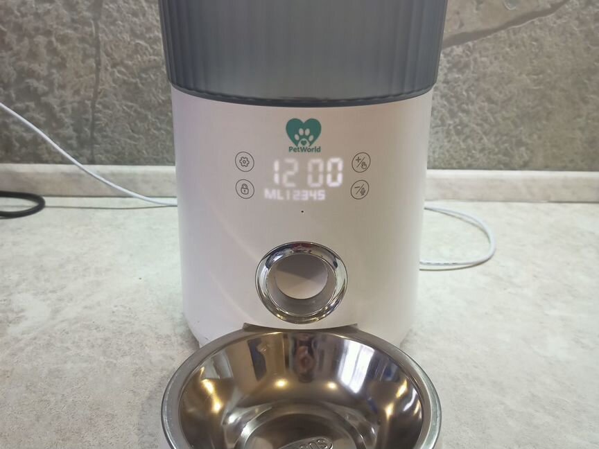 Авто кормушка для собак/кошек