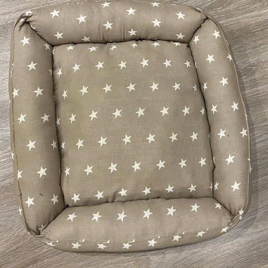 Лежанка для кошек и собак