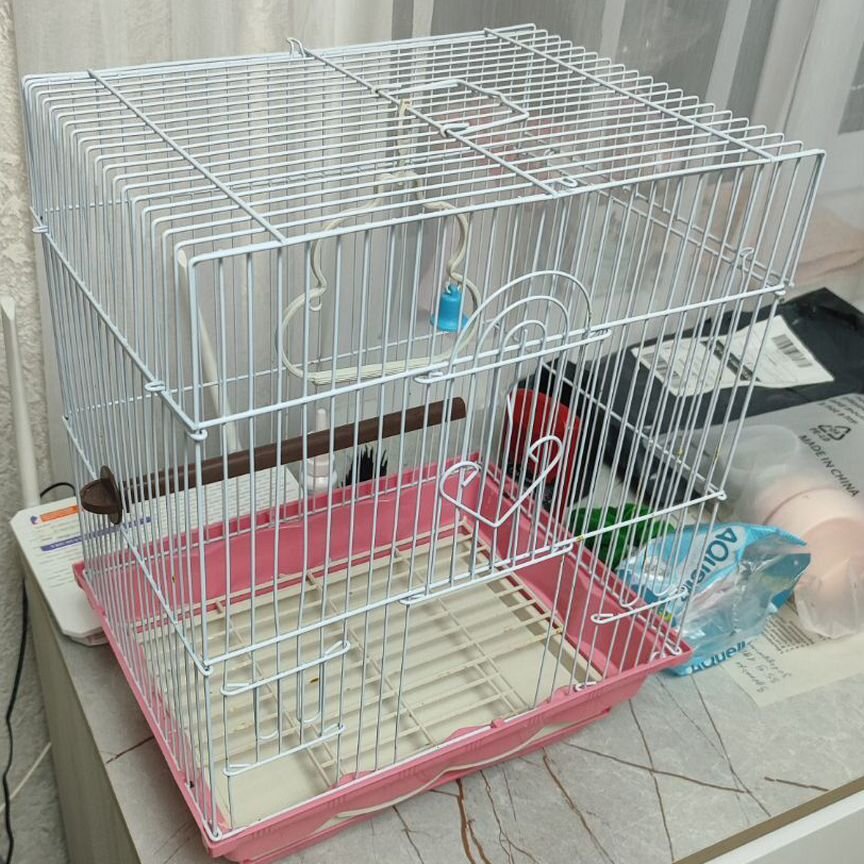 Небольшая клетка для попугая