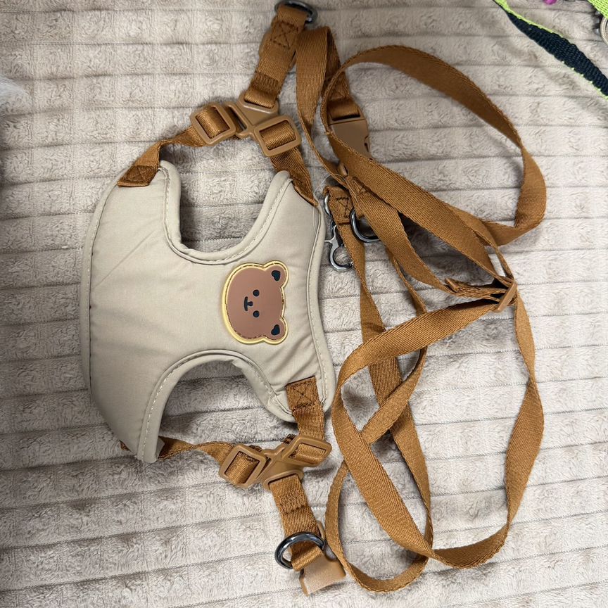 Шлейка с поводком для собак