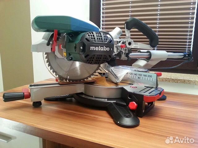 Торцовочная пила с протяжкой metabo KGS 216 m купить в Санкт-Петербурге ...