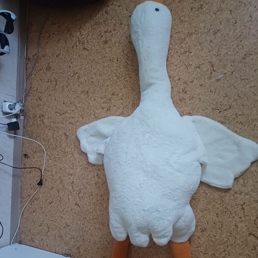Гусь обнимусь