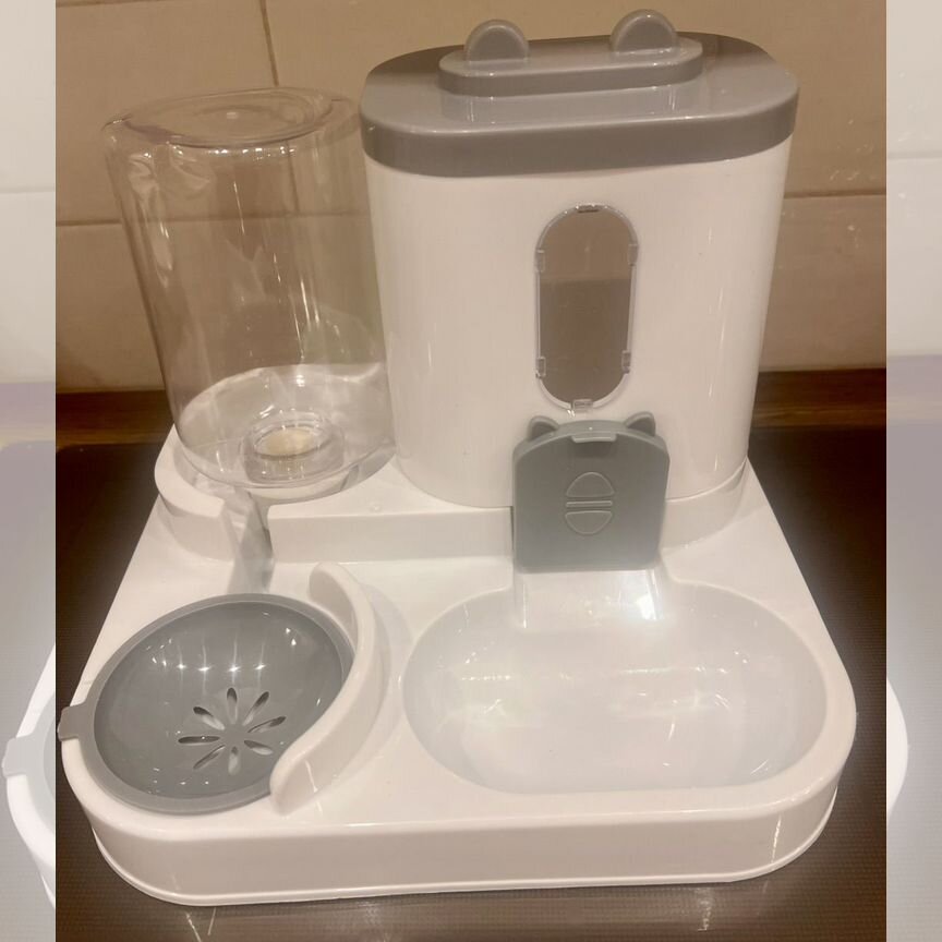 Автоматическая кормушка для домашних животных